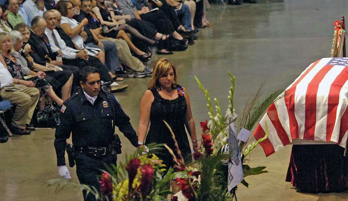 Beaumont officer killed in line of duty laid to rest
