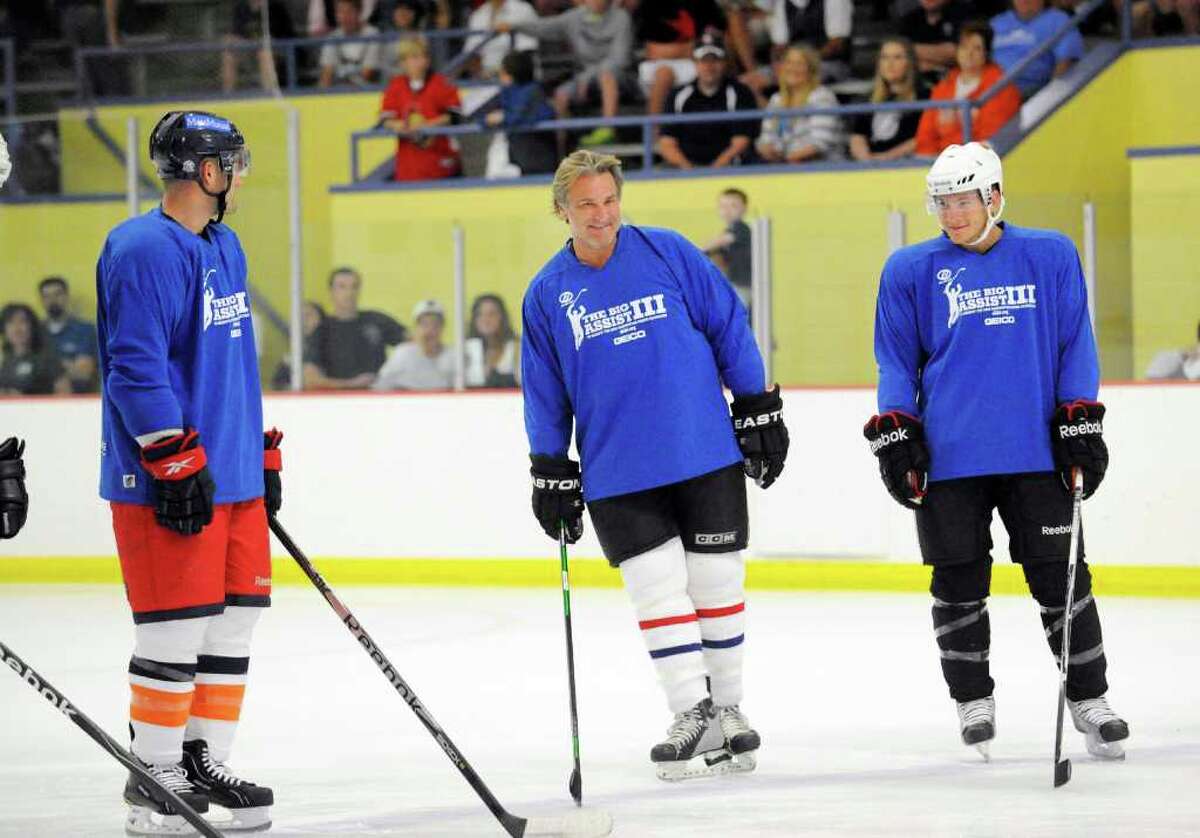 Area hockey luminaries turn out for Harrington-Howes fund-raiser