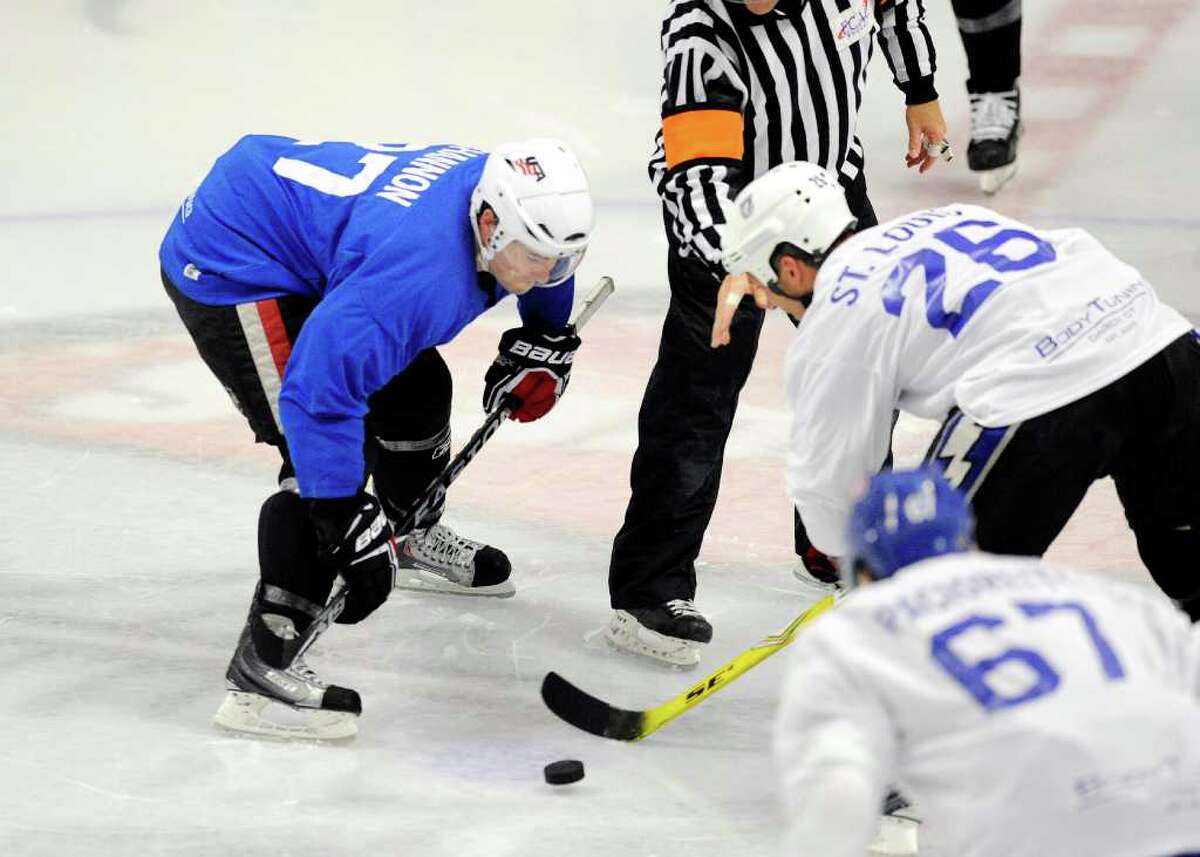 Area hockey luminaries turn out for Harrington-Howes fund-raiser