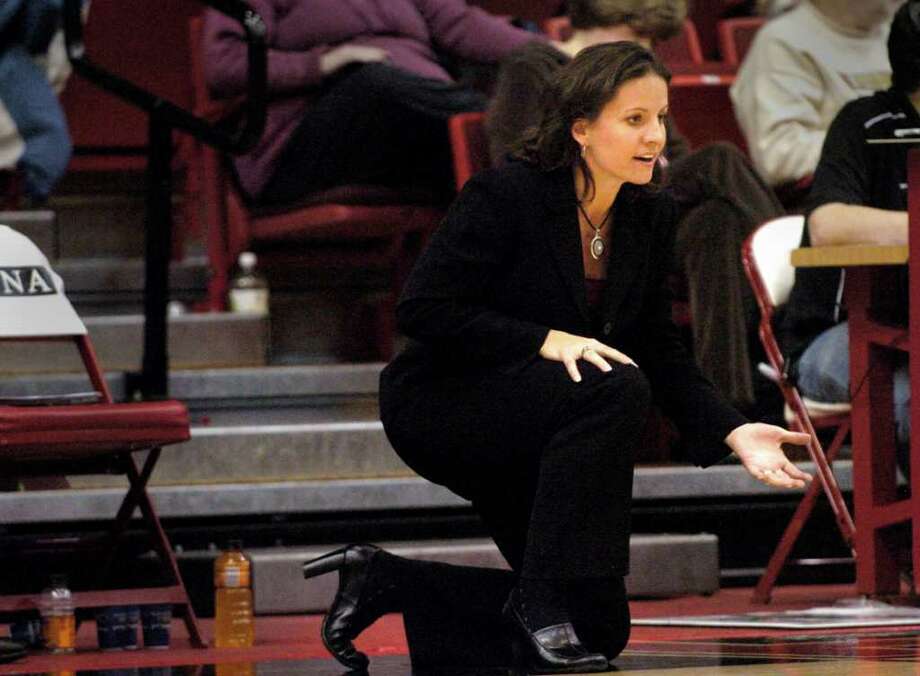 Ex-UConn star Rizzotti selected to women's Hall of Fame - Connecticut Post