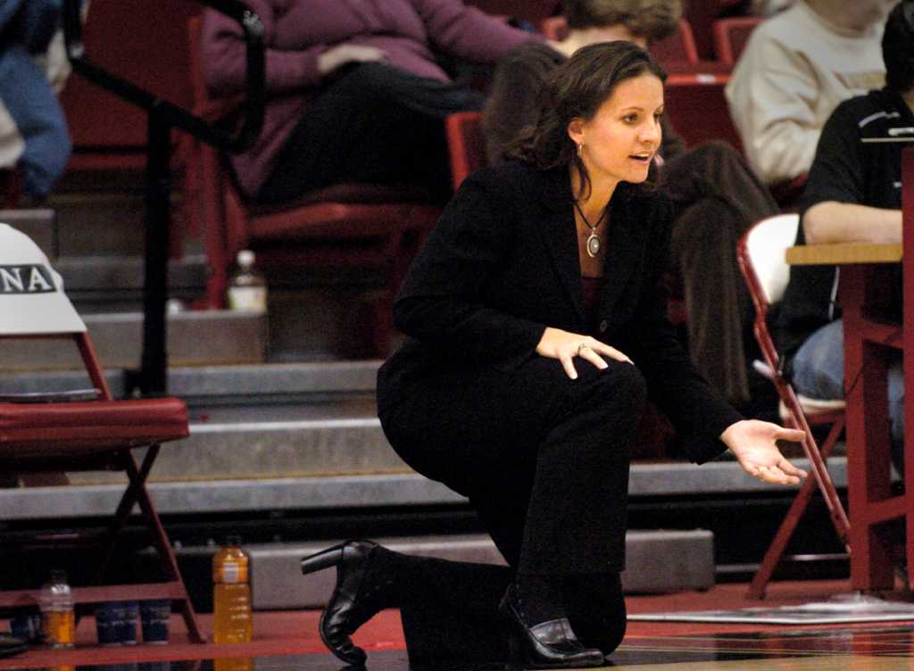Ex-UConn star Rizzotti selected to women's Hall of Fame