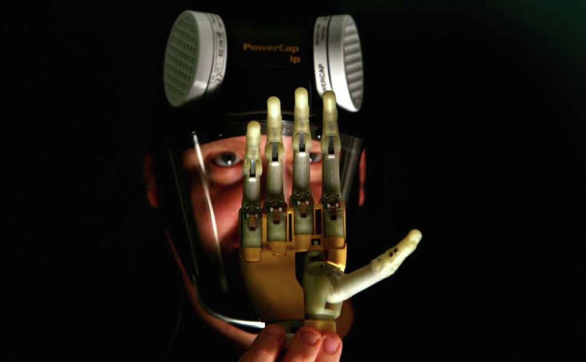 UW gets grant for developing mind-controlled robotic limbs