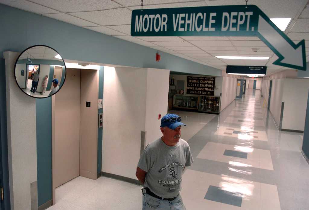 Closing of DMV offices has motorists concerned about long lines