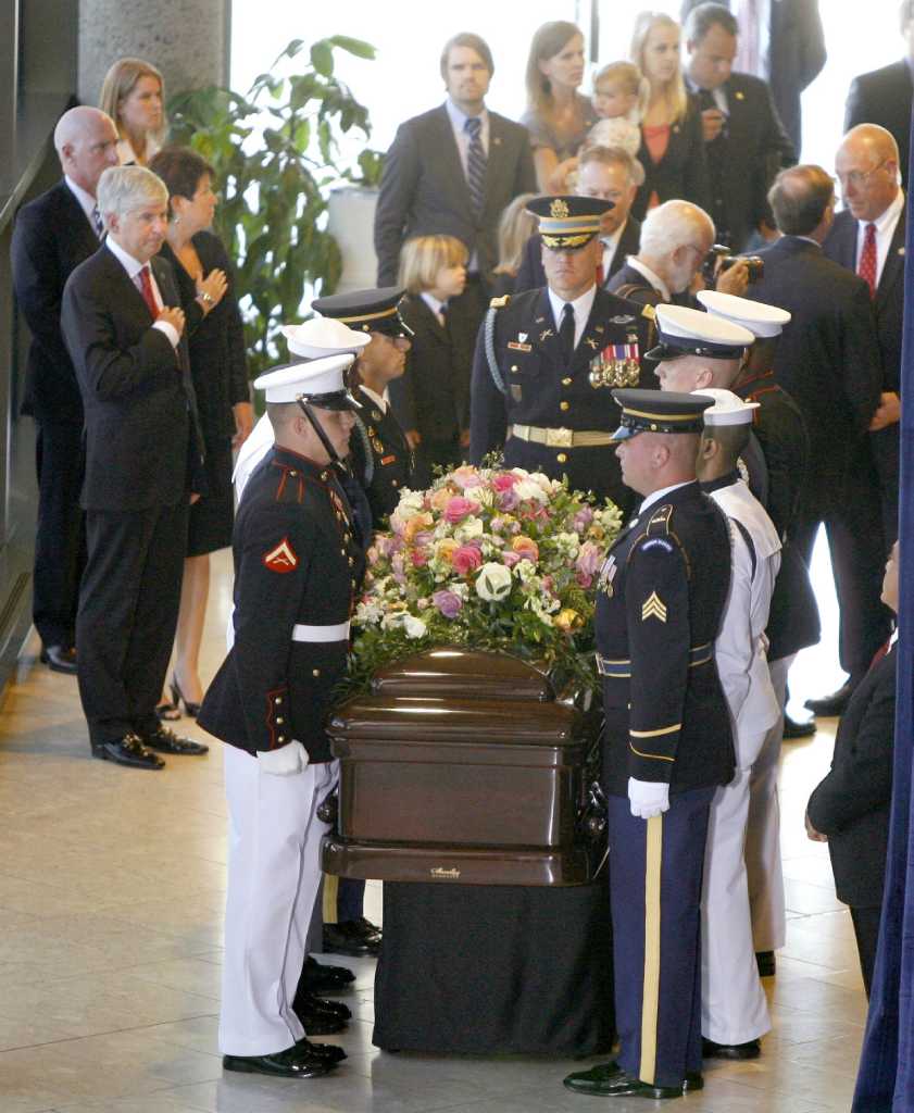 Ford returns to church of rites