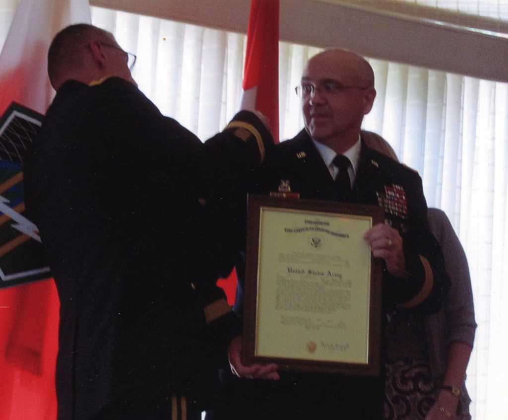 Winner of sibling rivalry earns Army general stars