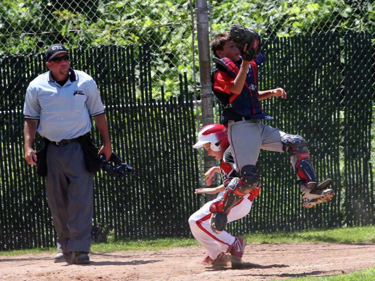 American stuns National with huge sixth inning to win District 2