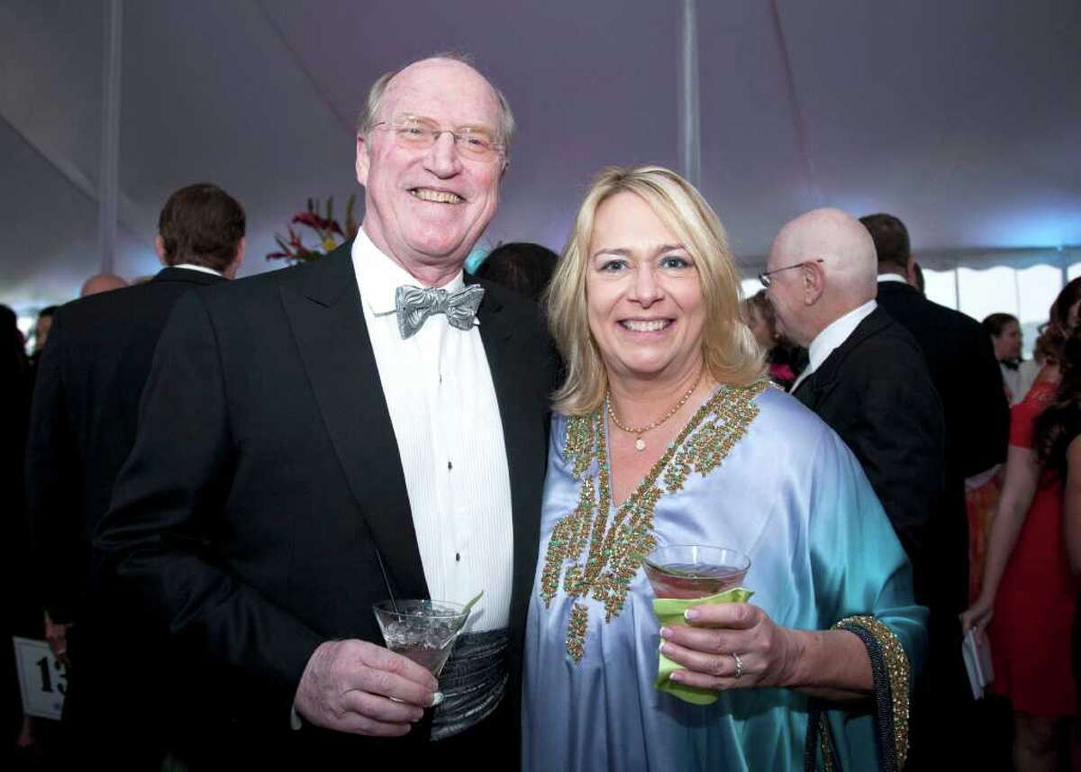 A 'Noche' to remember: Annual Renaissance Ball benefits Bruce Museum ...