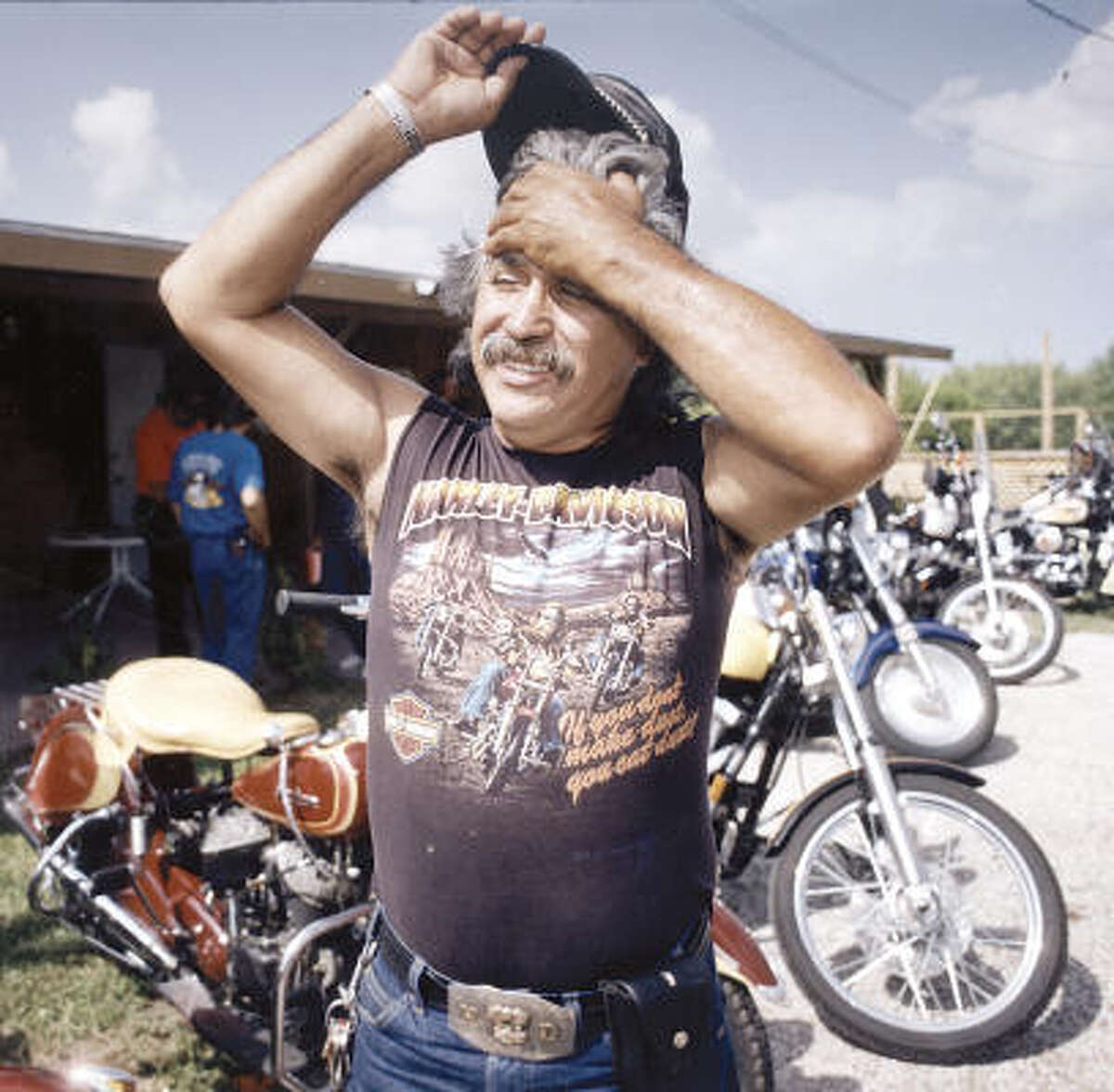 Freddy Fender, 'giant of Texas music,' dies at 69