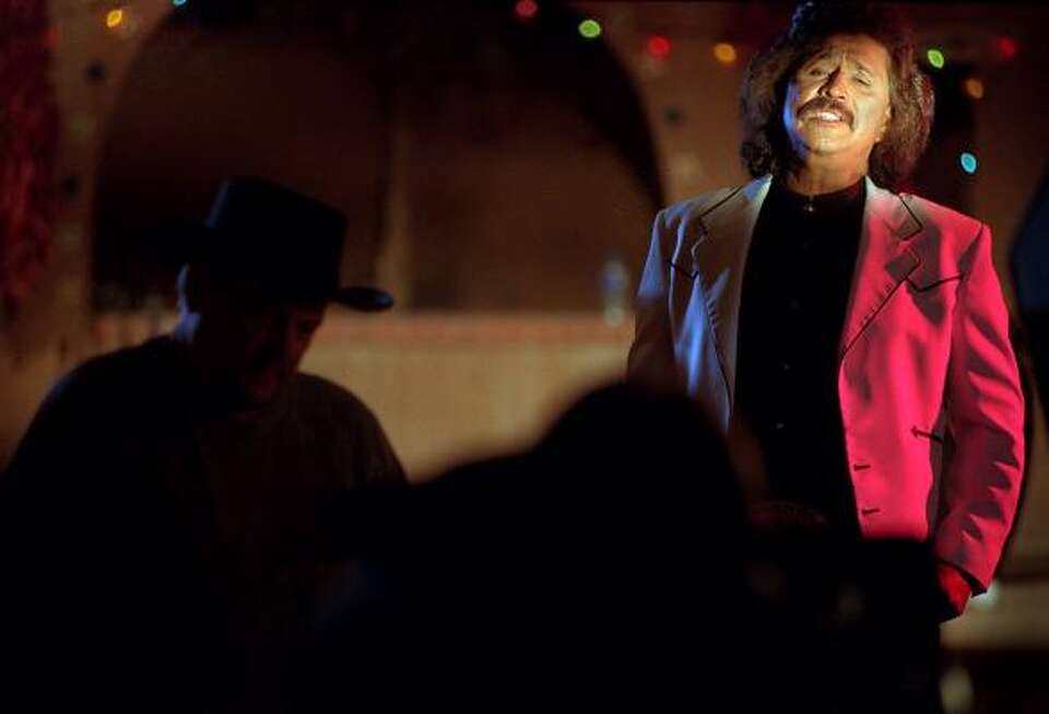 Freddy Fender, 'giant of Texas music,' dies at 69