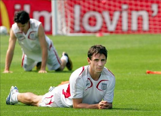 Neville dice estar en forma para jugar los cuartos