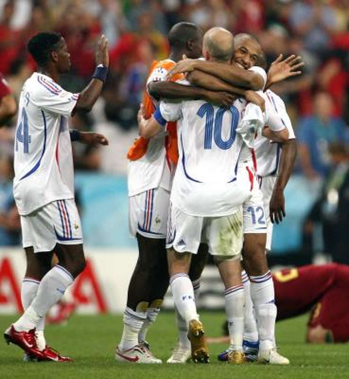 Zidane's goal sends France to World Cup final