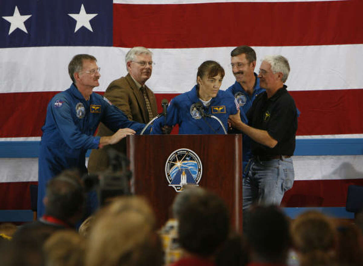Shuttle astronaut collapses at Houston ceremony