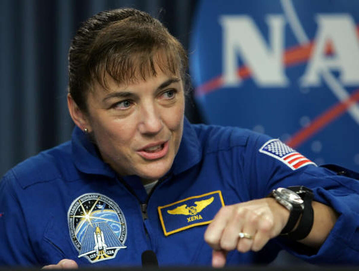 Shuttle astronaut collapses at Houston ceremony