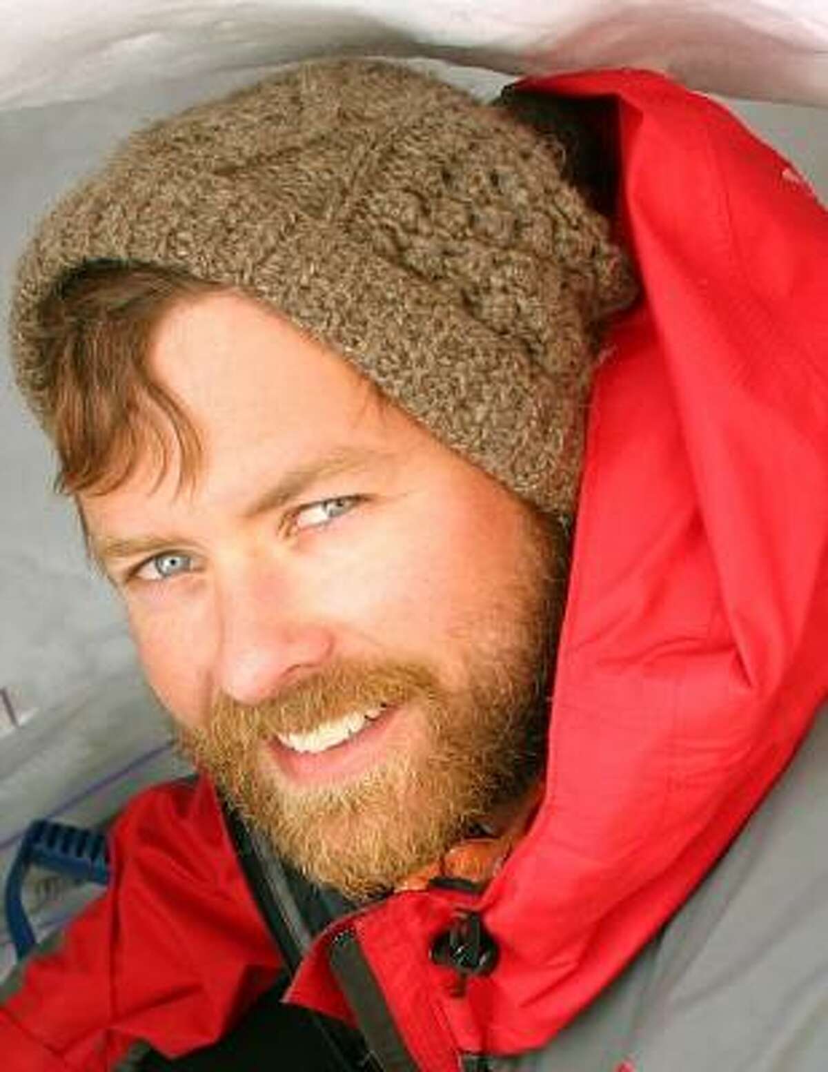 2 rescued from mountain where 11 feared dead