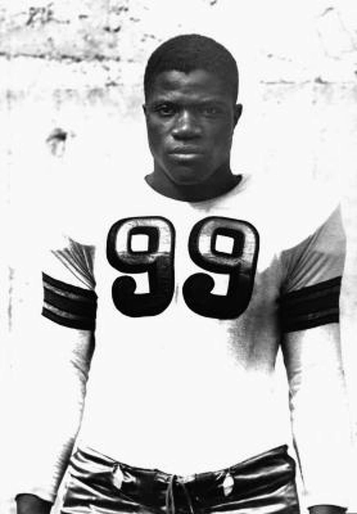 Bill Willis, 86, integrated football