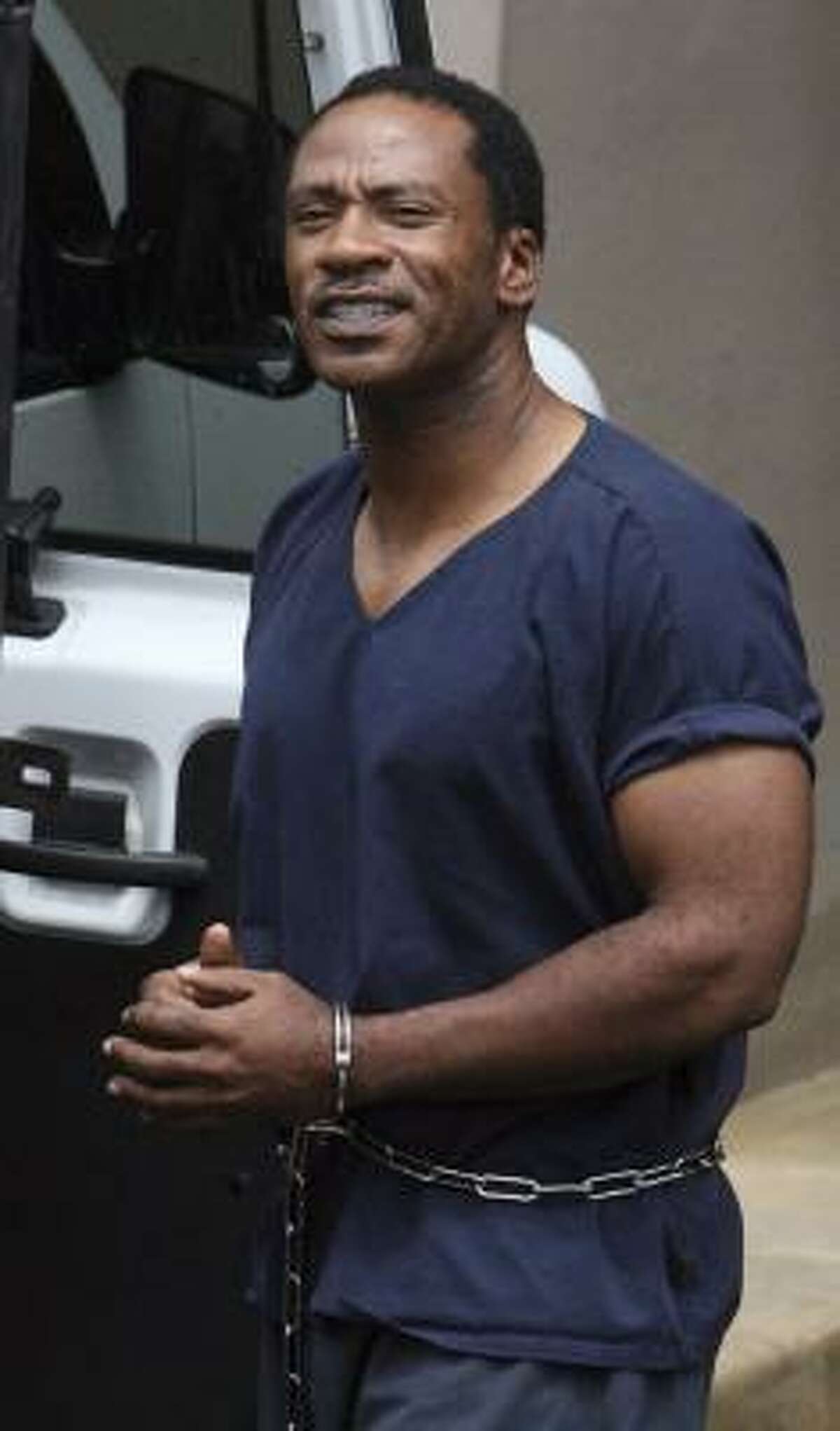 Iraq contracts spawn corruption allegations