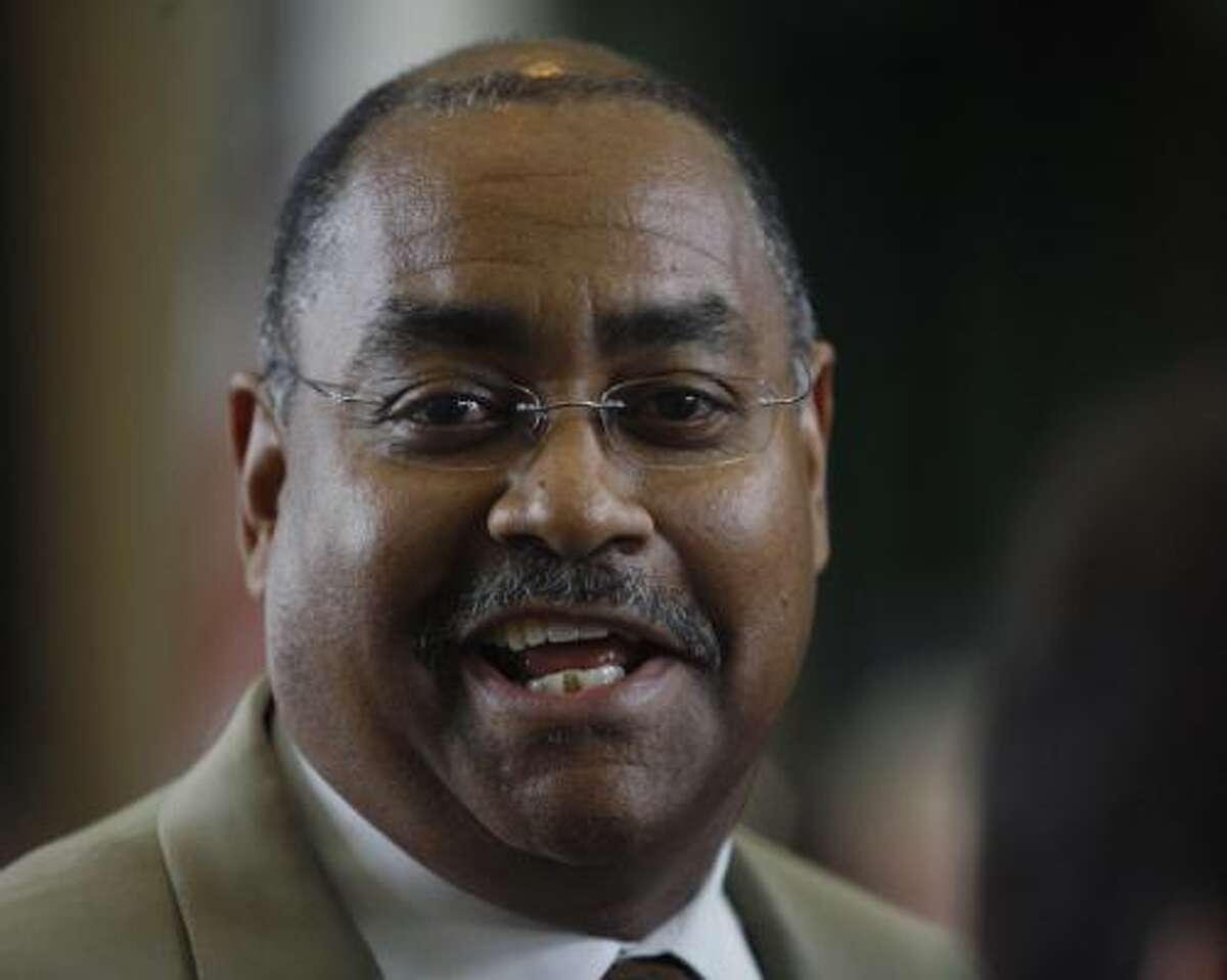 Houston Sen. Ellis takes pride in pushing long-shot bills