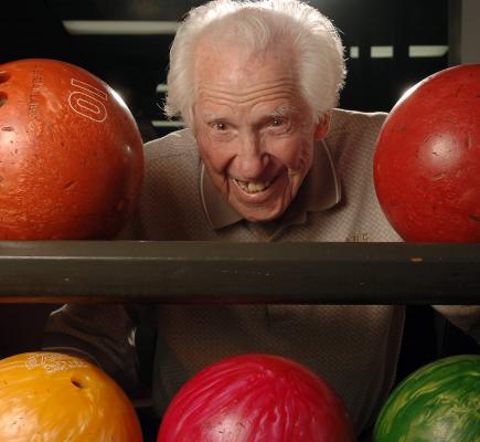 Oldest league bowler in U.S. dies at 106