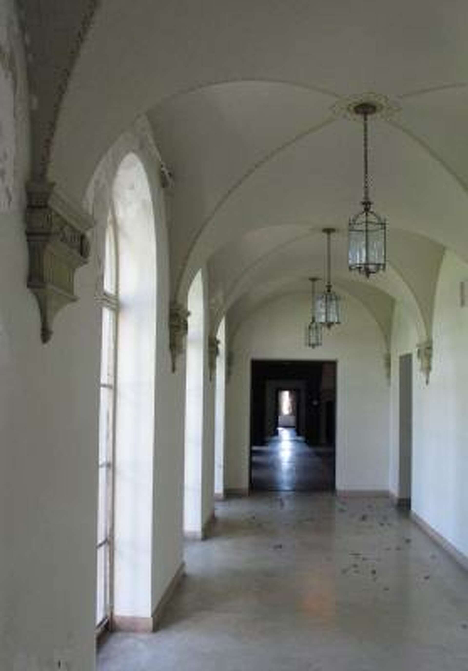 Clear Lake's West mansion starts new chapter with Hakeem Olajuwon