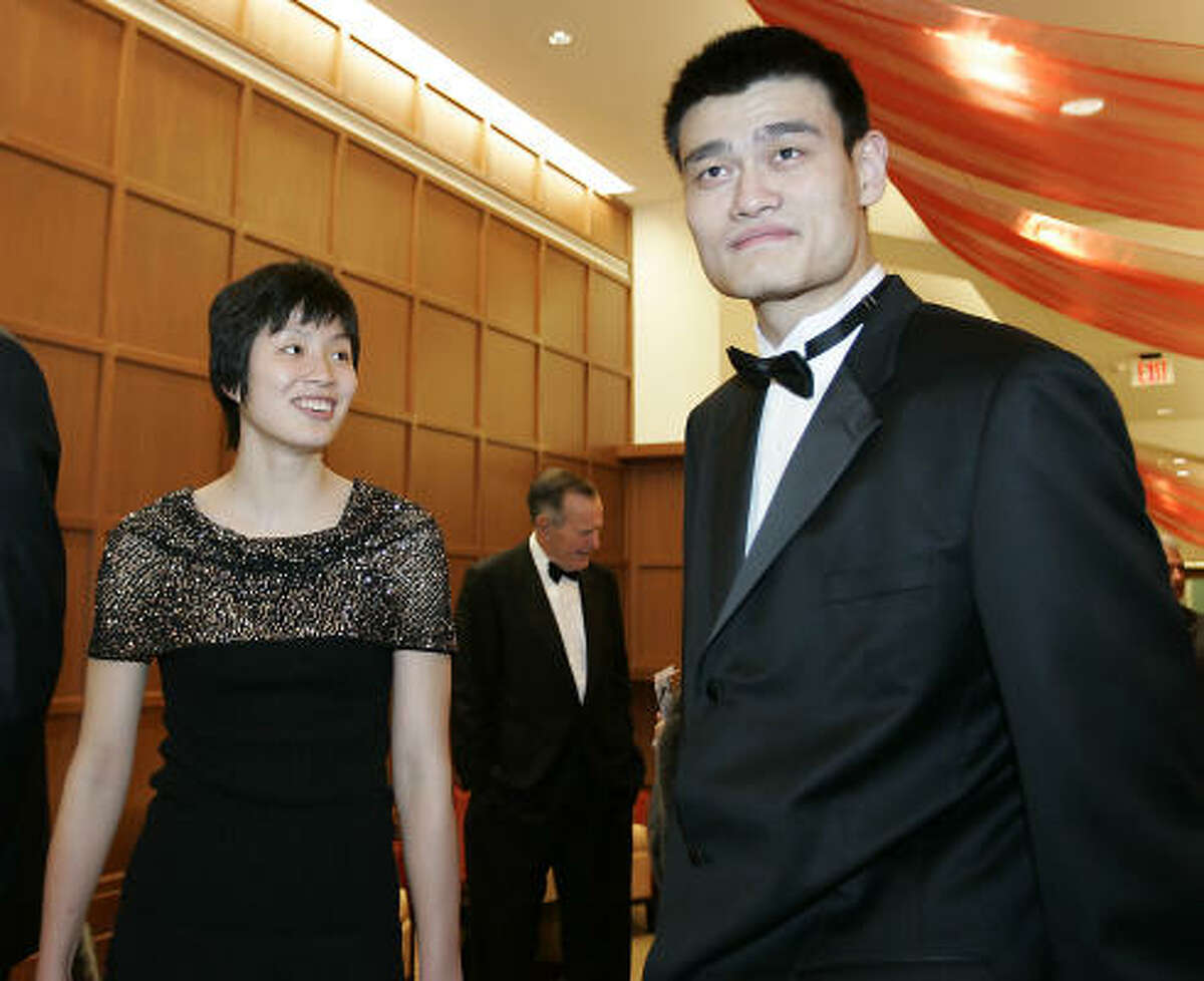 Yao and Ye's wedding unites East and West