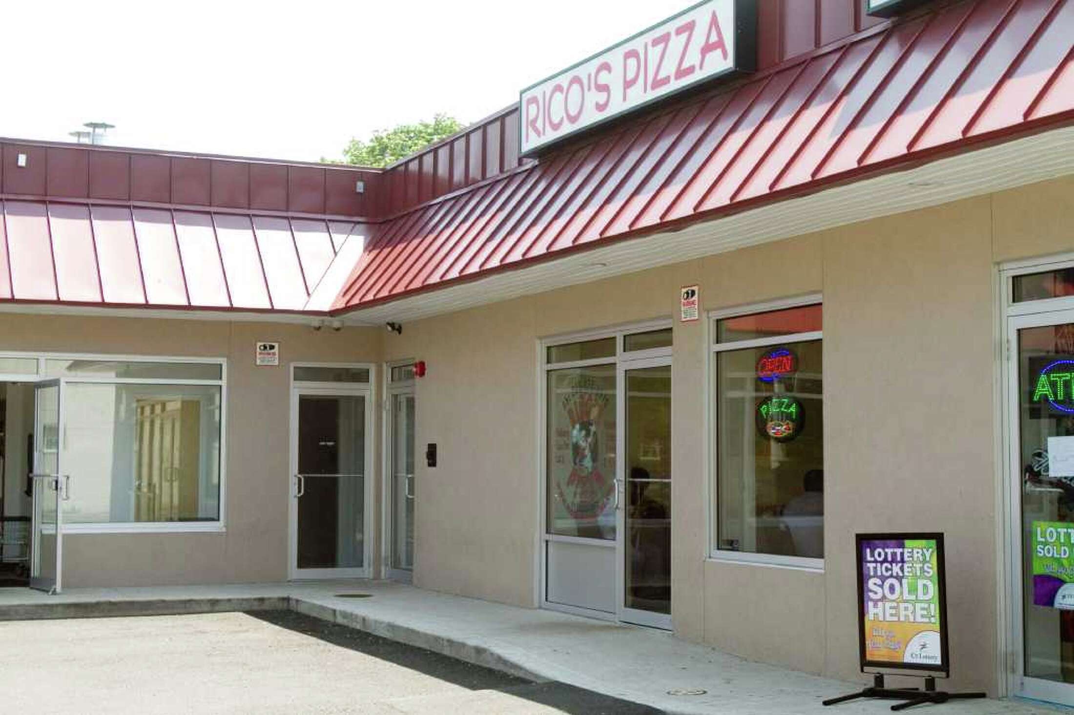 Pizza War: Colony Grill owners cry foul over imitators' use of 'secret ...