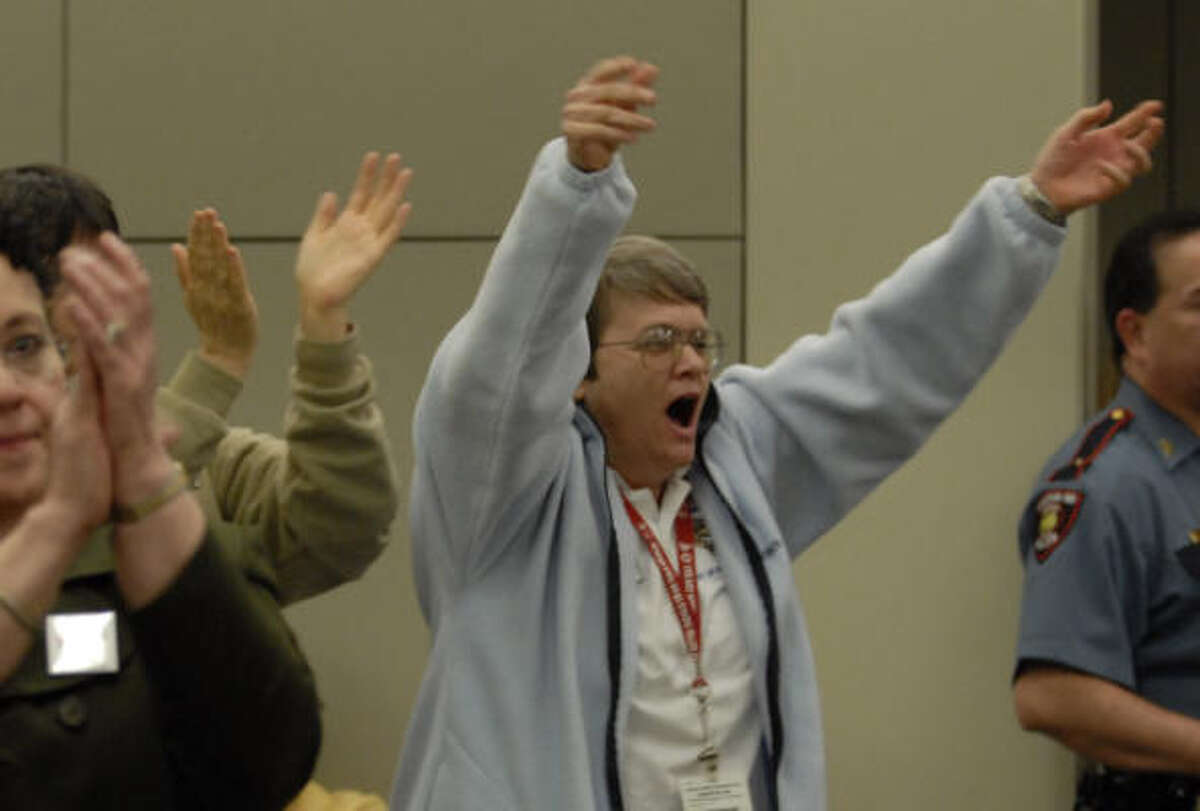 Rowdy HISD teachers demand bonus change