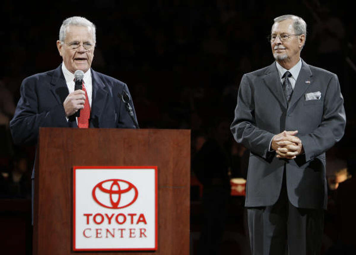 Rockets honor longtime radio team at halftime