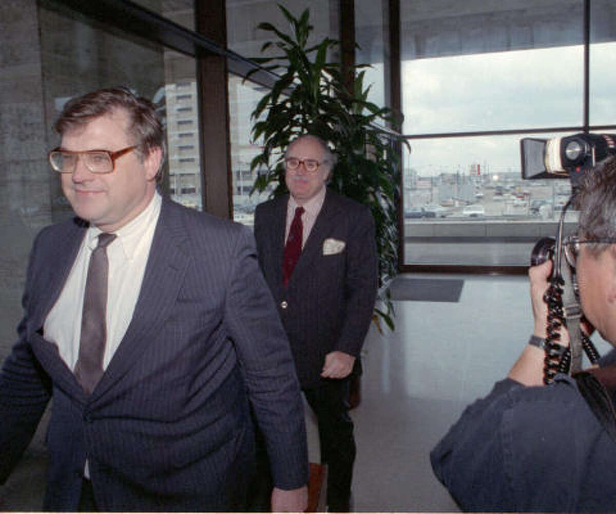 Schizophrenic oil heir powerless over his fortune and fate