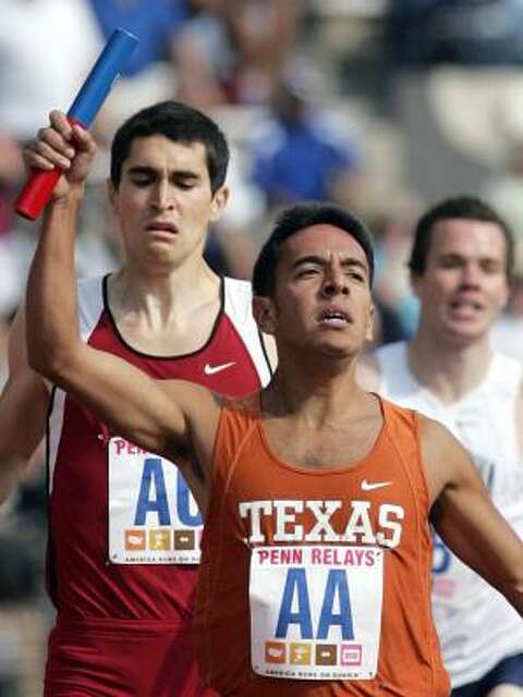 UT defends Penn Relays crown in medley event