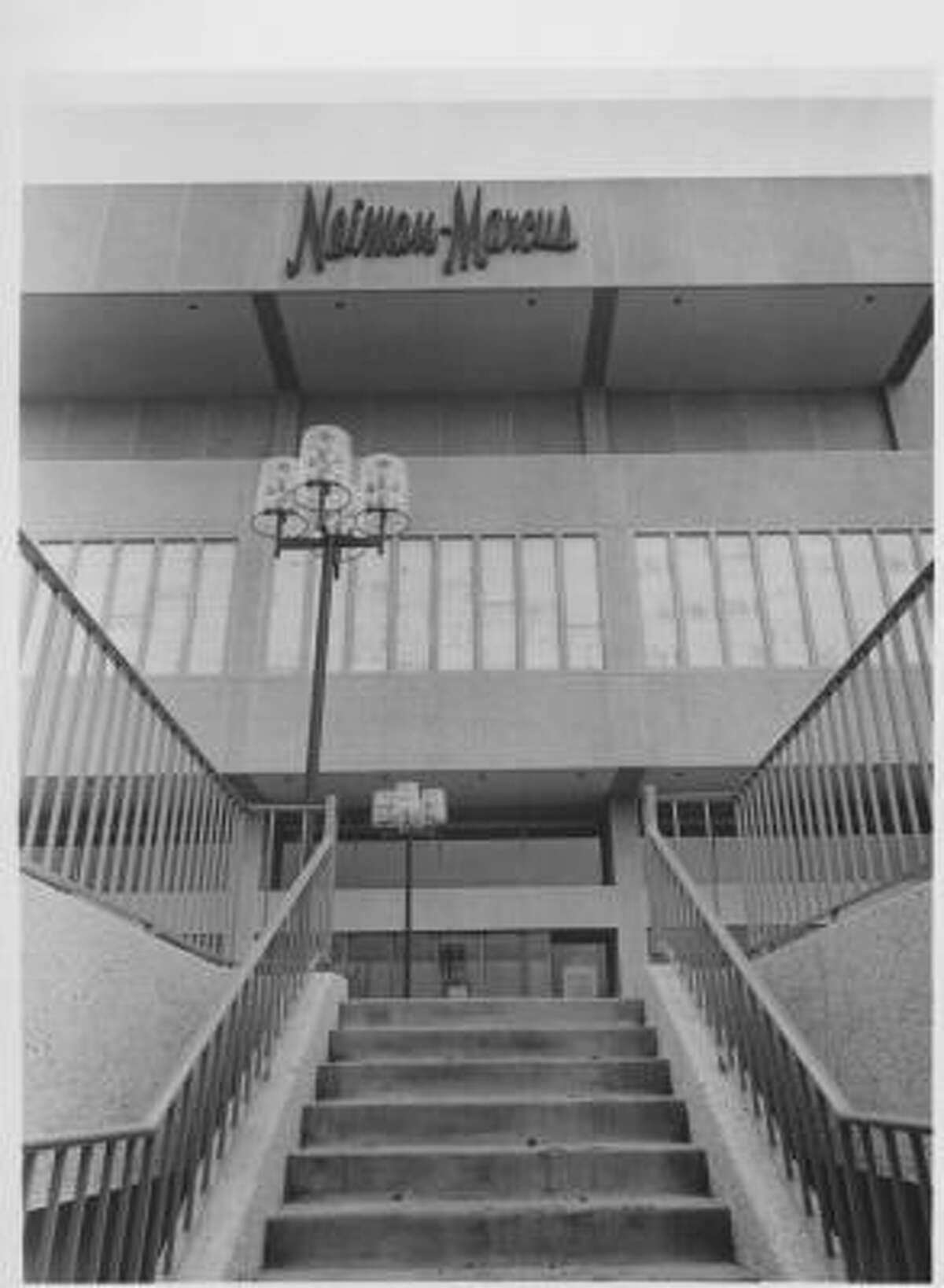 TPG Capital, Warburg said to explore Neiman Marcus exit