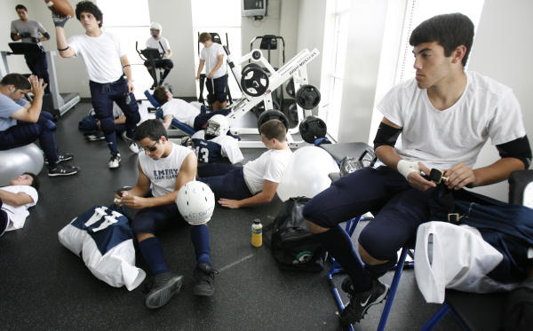Six-man football a new tradition at Jewish school