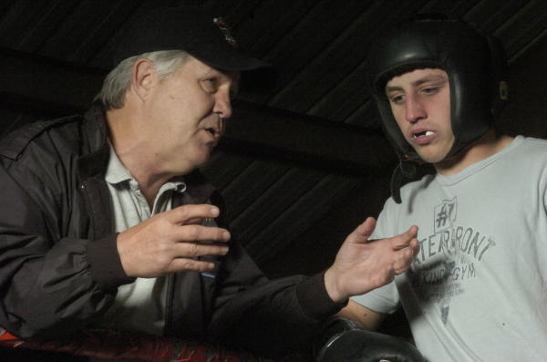 Holyfield, others honor Houston's Kenny Weldon