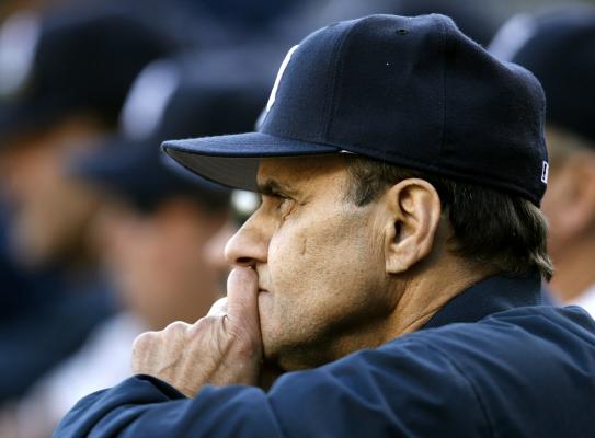 Torre remaining as manager of Yankees