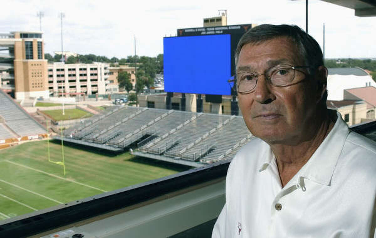 UT's DeLoss Dodds says he's ready to retire