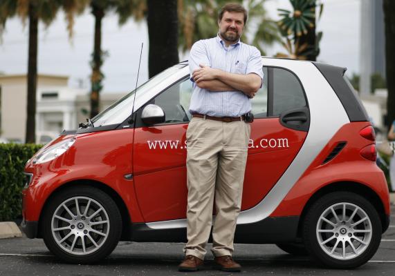 Smart Car takes its time sipping gas, speeding up