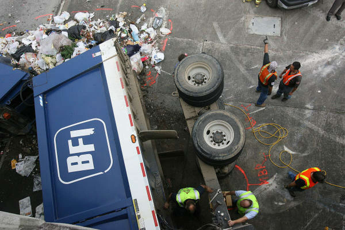 Galveston County garbage truck crash kills 3