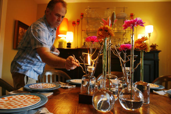 Home dinner clubs build friendships through food