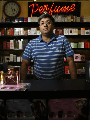 Muslim merchant still draws outrage after viral photo