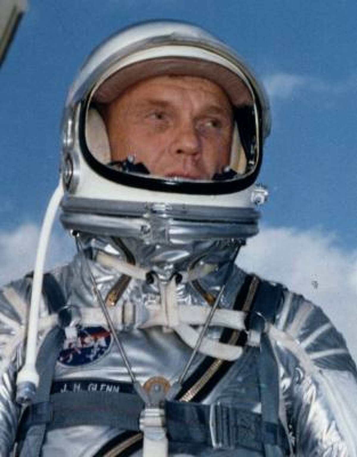 John Glenn pushes for funds to extend shuttle operations