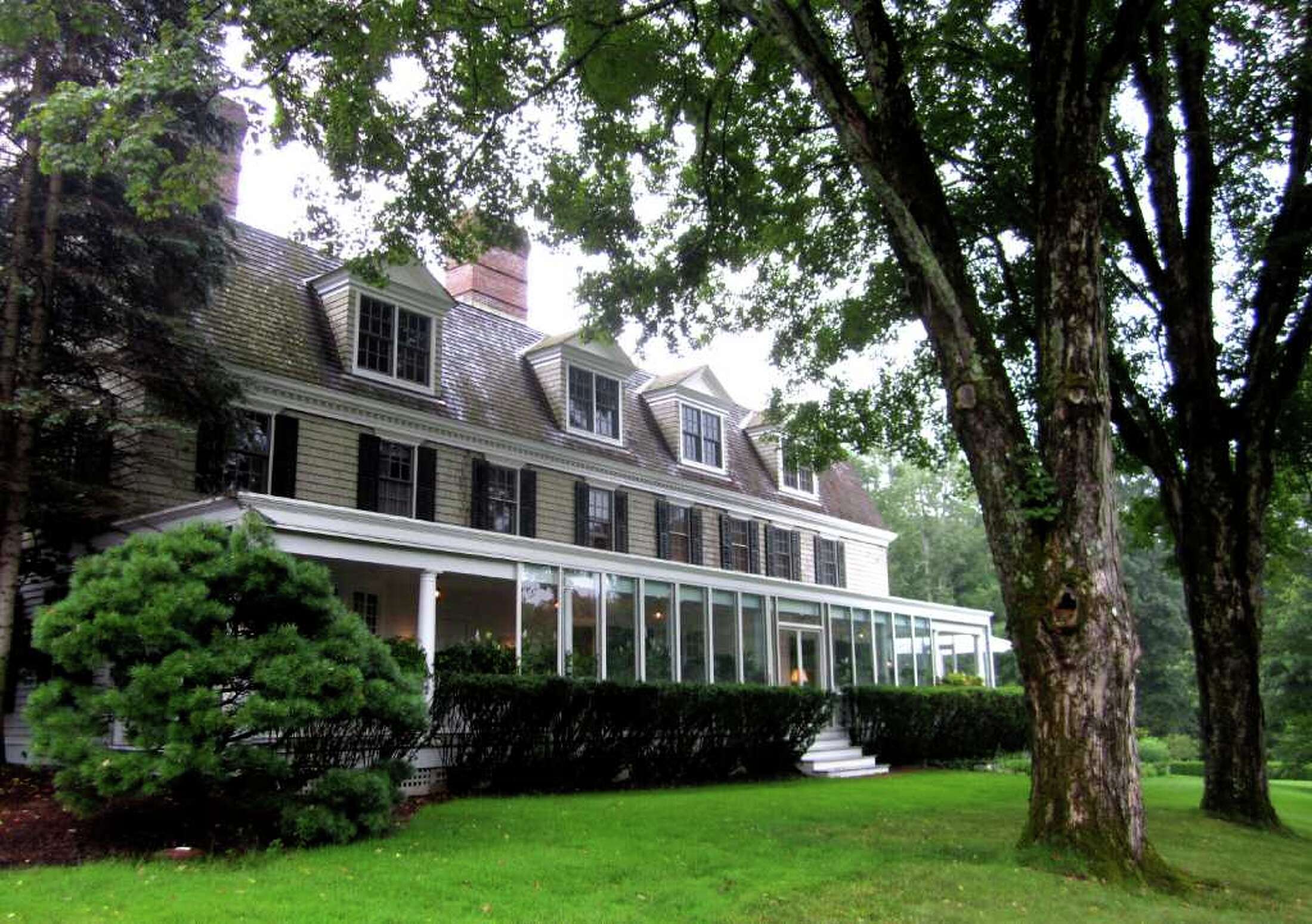 Connecticut town will transform into Stars Hollow for 'Gilmore Girls ...