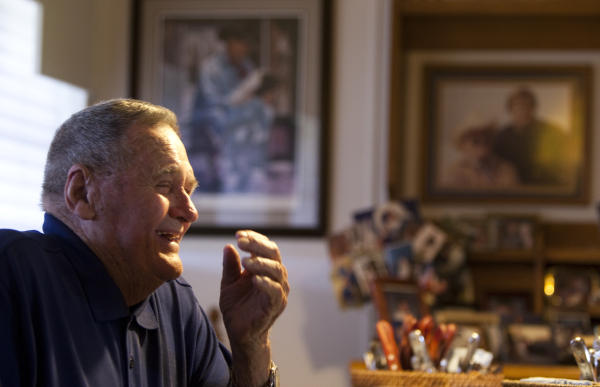 Oilers coach Phillips torn between Texans, Cowboys