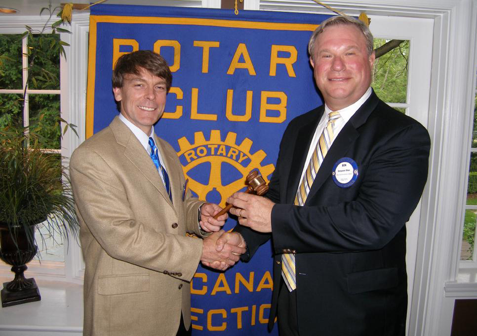 Rotary welcomes new president