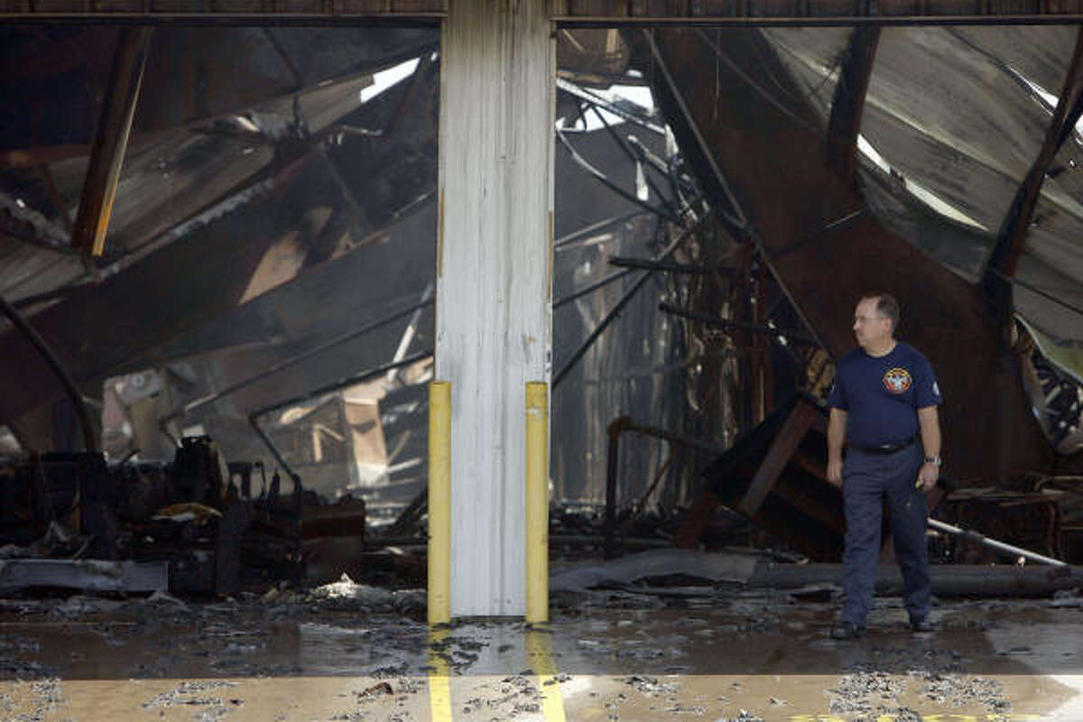 ‘Mattress Mack’ presses on after massive Gallery fire