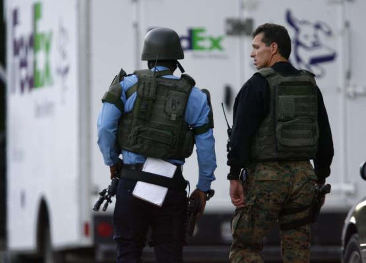 SWAT standoff in SW Houston ends peacefully