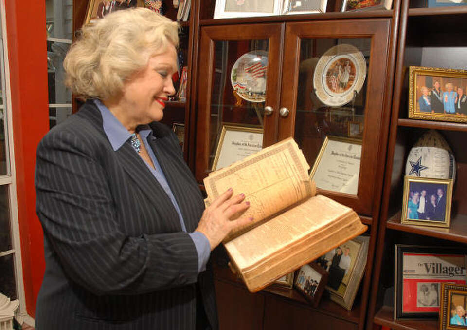 Faces in the crowd: Woman brings local history alive