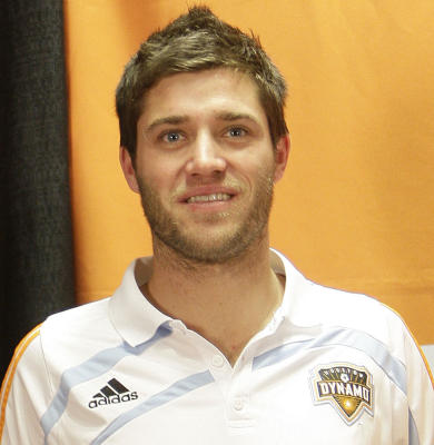 Dynamo's Clark apologizes for directing gay slur at ball boy