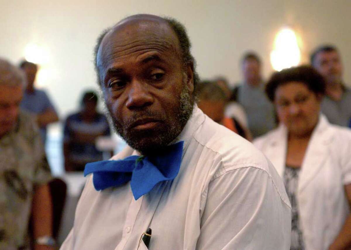 Finch gets Bridgeport Democratic endorsement