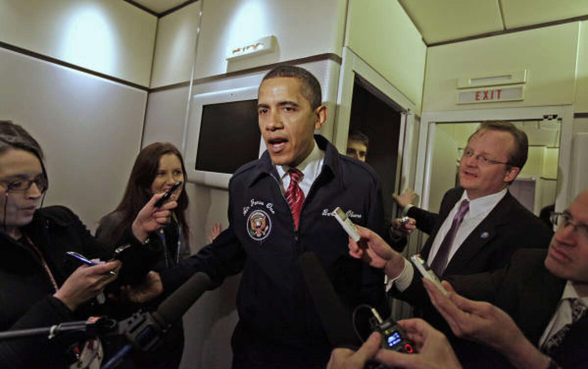 Obama takes first Air Force One trip as president