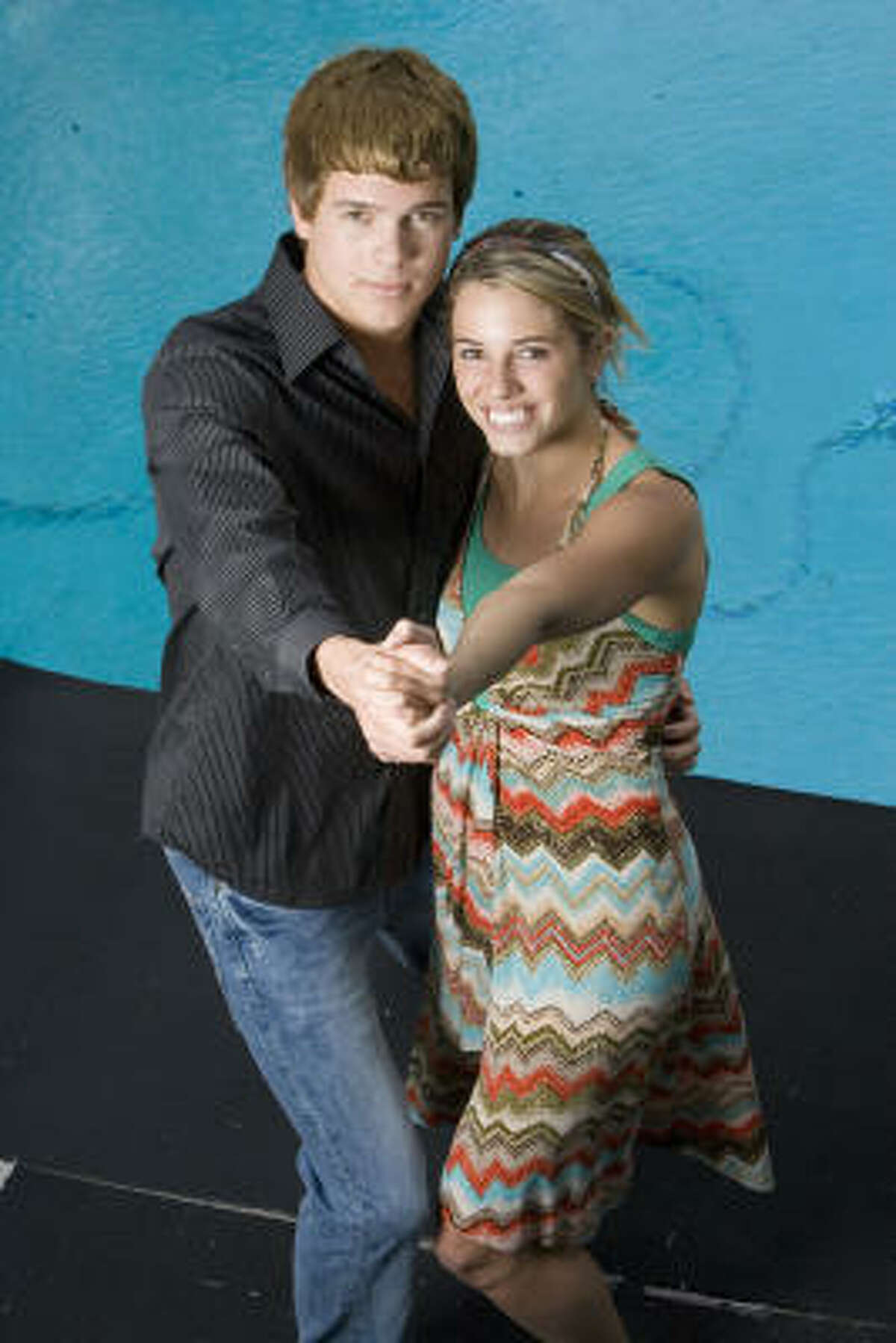 GIRLS DIVER: Kara Cook