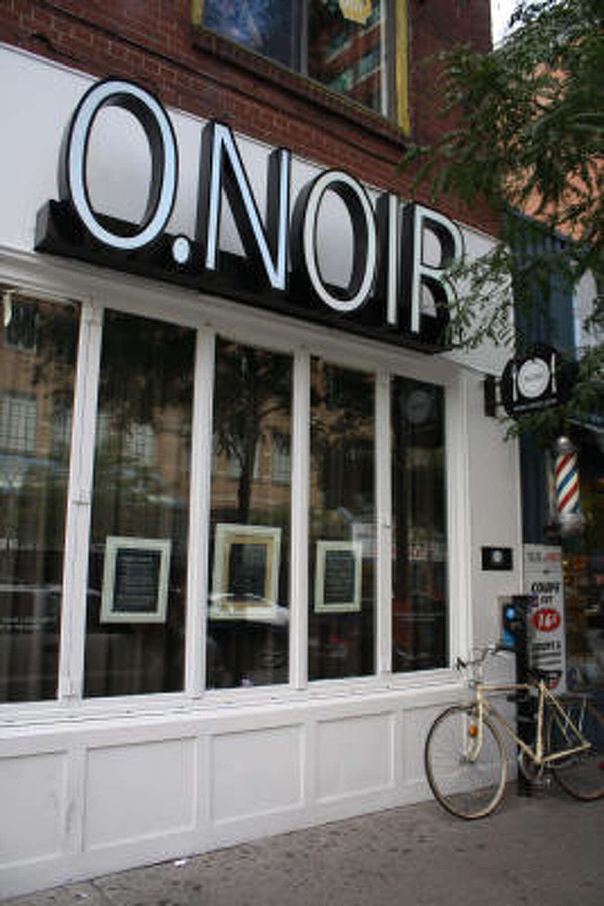 Finan: Dining in the dark